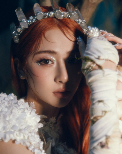 Create a Red/Orange hair on female K-POP idols Tier List - TierMaker