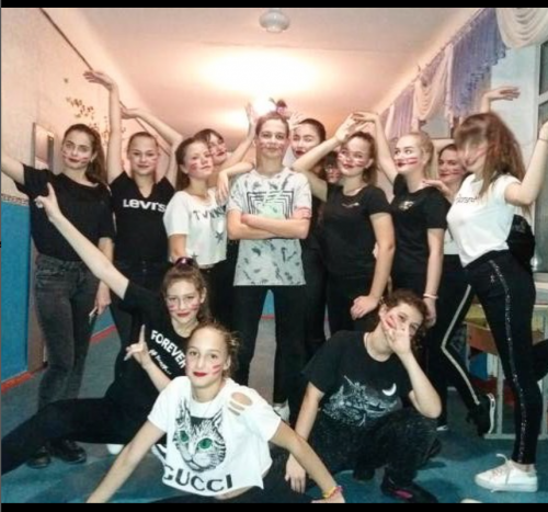 Create a best lyceum 10 teacher gang gang Tier List - TierMaker