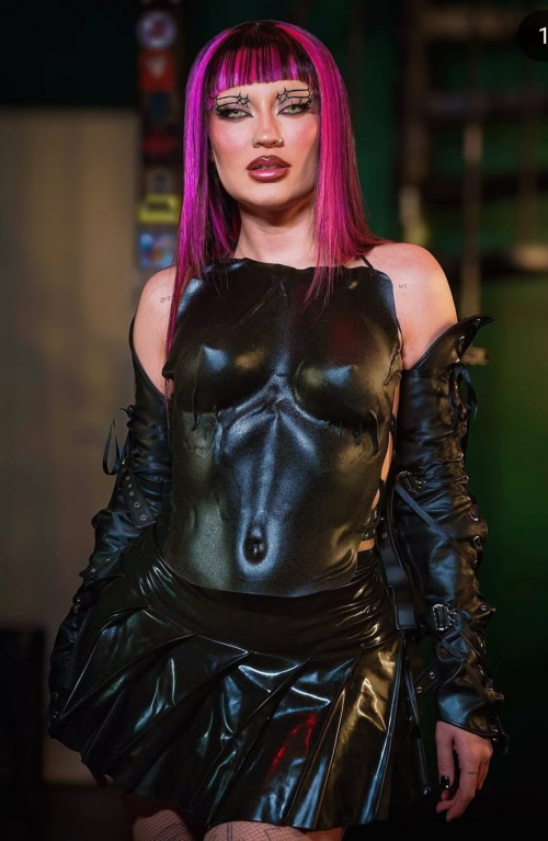 Create a Naomi Jon Tour Outfits Tier List - TierMaker