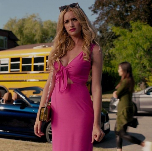 Create a Georgia Miller S1 Outfits Tier List - TierMaker