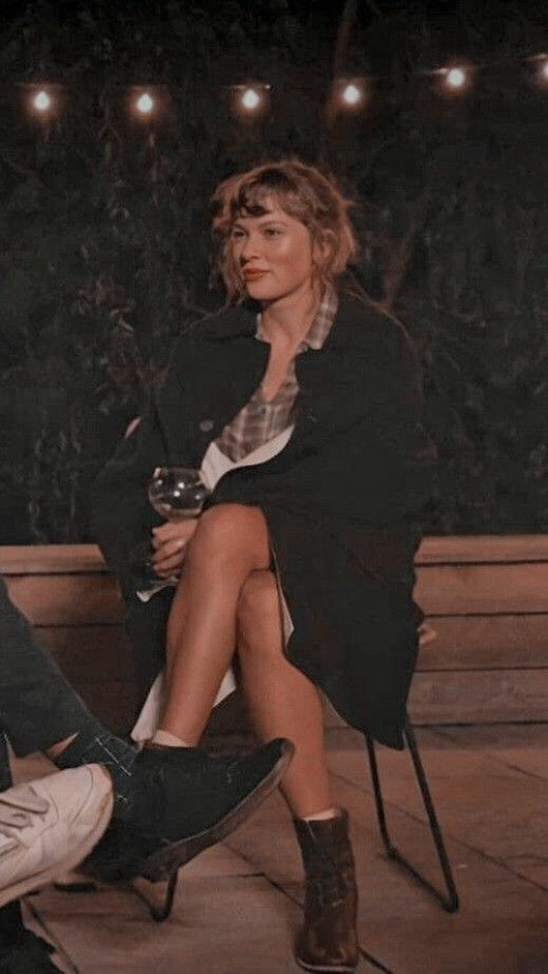 Create a Taylor Swifts looks Tier List - TierMaker