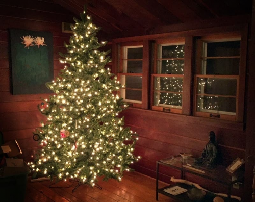 Create a Ultimate Christmas Music Showdown by Aaron and Hannah Tier ...