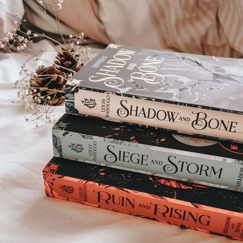Create a YA fantasy books Tier List - TierMaker